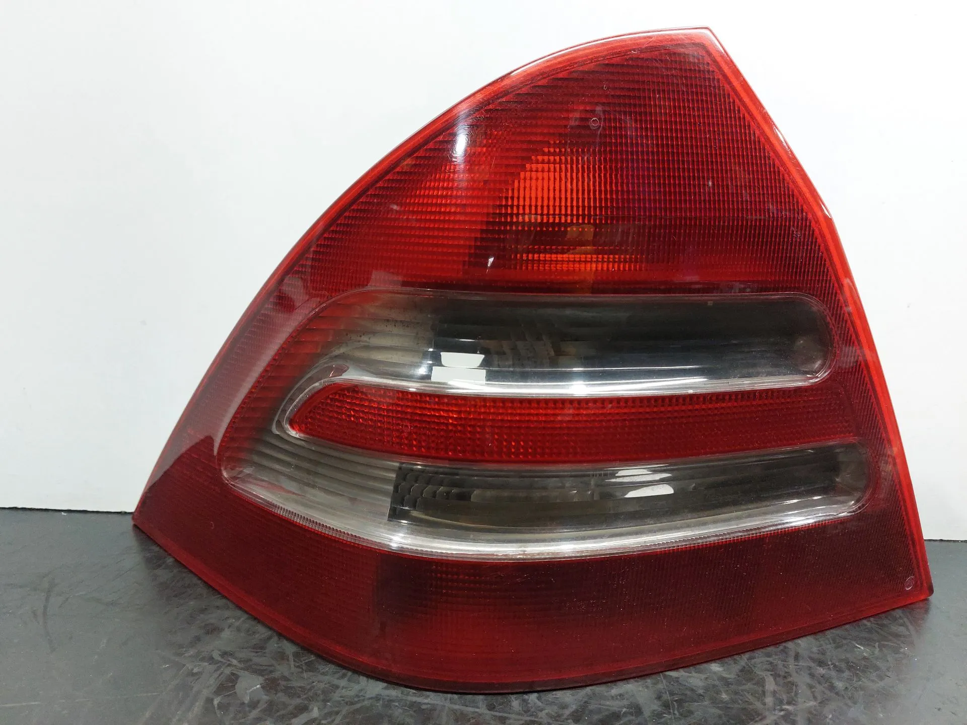 Farolim esquerdo para MERCEDES-BENZ Classe C (W203) Indisponível ...