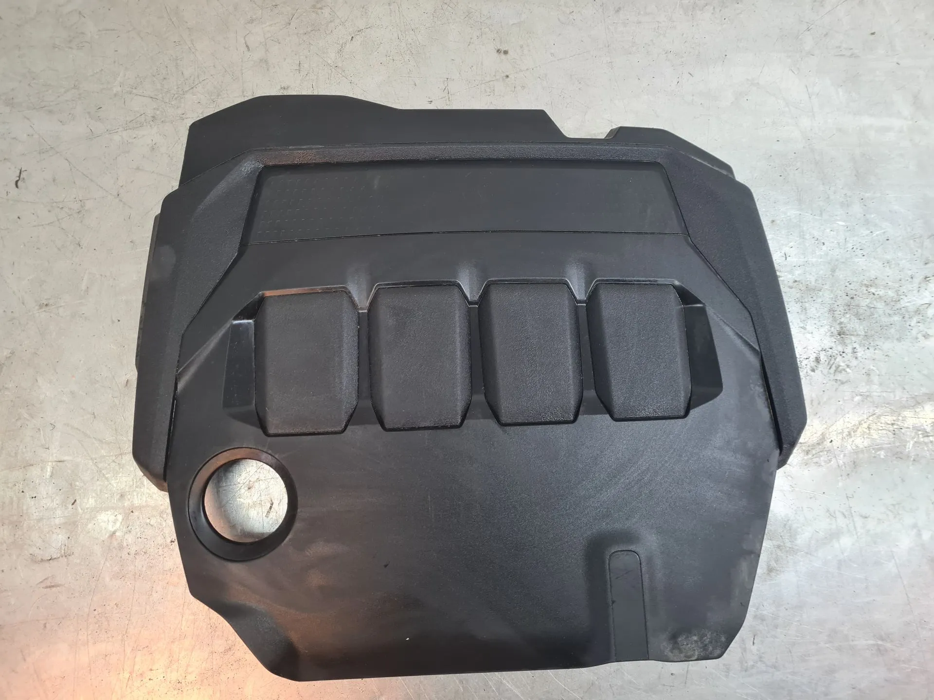 Part unavailable: Engine cover of Mechanics for VOLKSWAGEN Tiguan ...