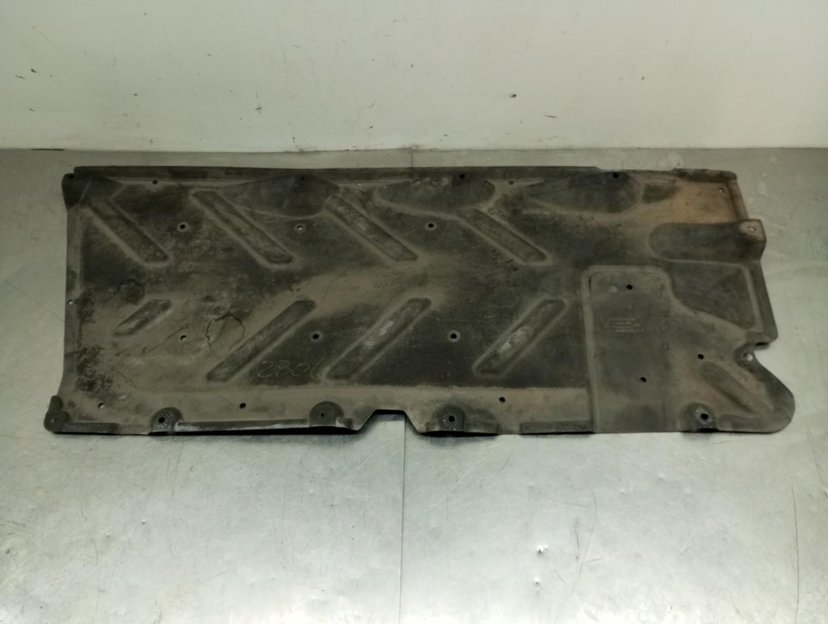 Blindagem inferior do motor: MERCEDES-BENZ CLA Shooting Brake ...