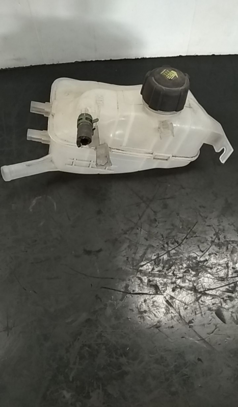 Reservatório / depósito da água / líquido de refrigeração: RENAULT ...