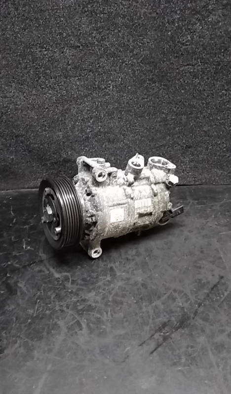 Compressor AC: VOLKSWAGEN Golf VII - 5Q0820803