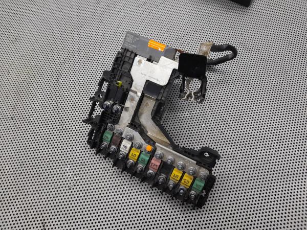 TelePeças | Caixa fusiveis 9800223680 para CITROEN C4 II Caixa/Hatchback