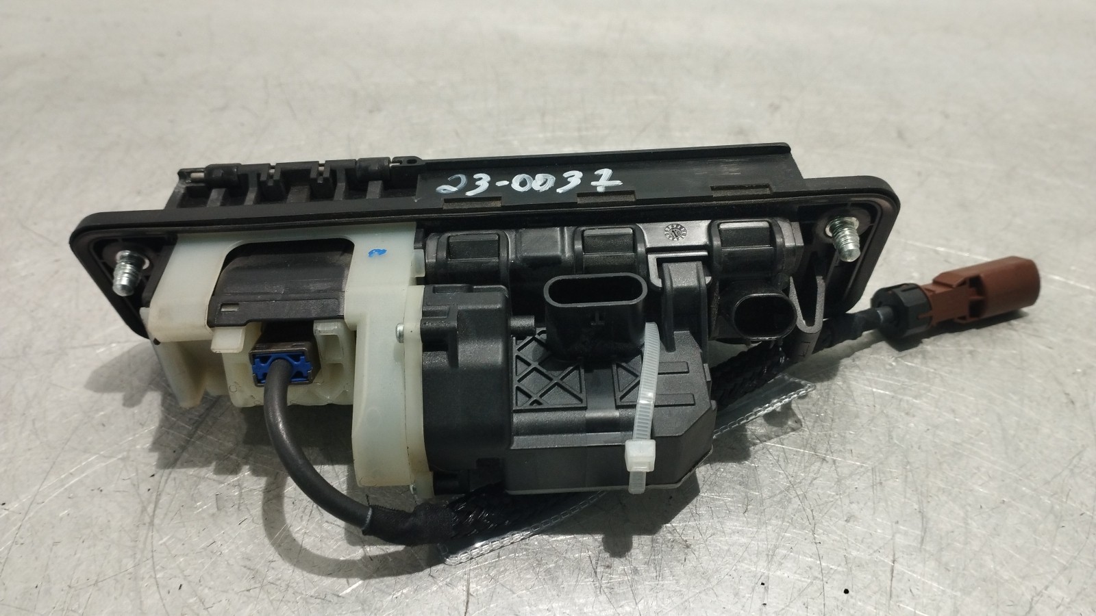 Puxador da Mala para MERCEDES-BENZ C-CLASS - A0997501600 |Procarro