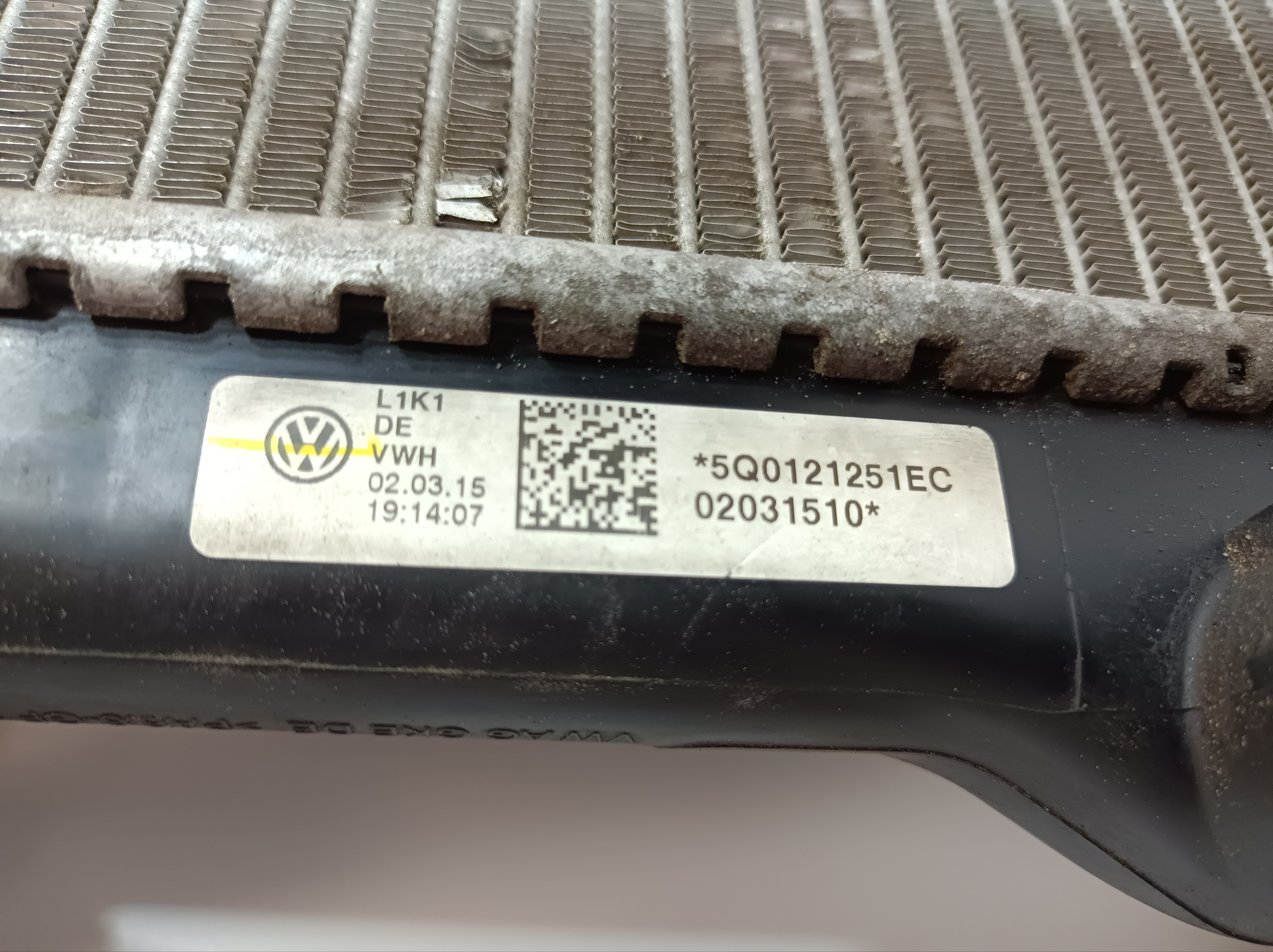 Radiador da água: VOLKSWAGEN GOLF VII - 5Q0121251EC