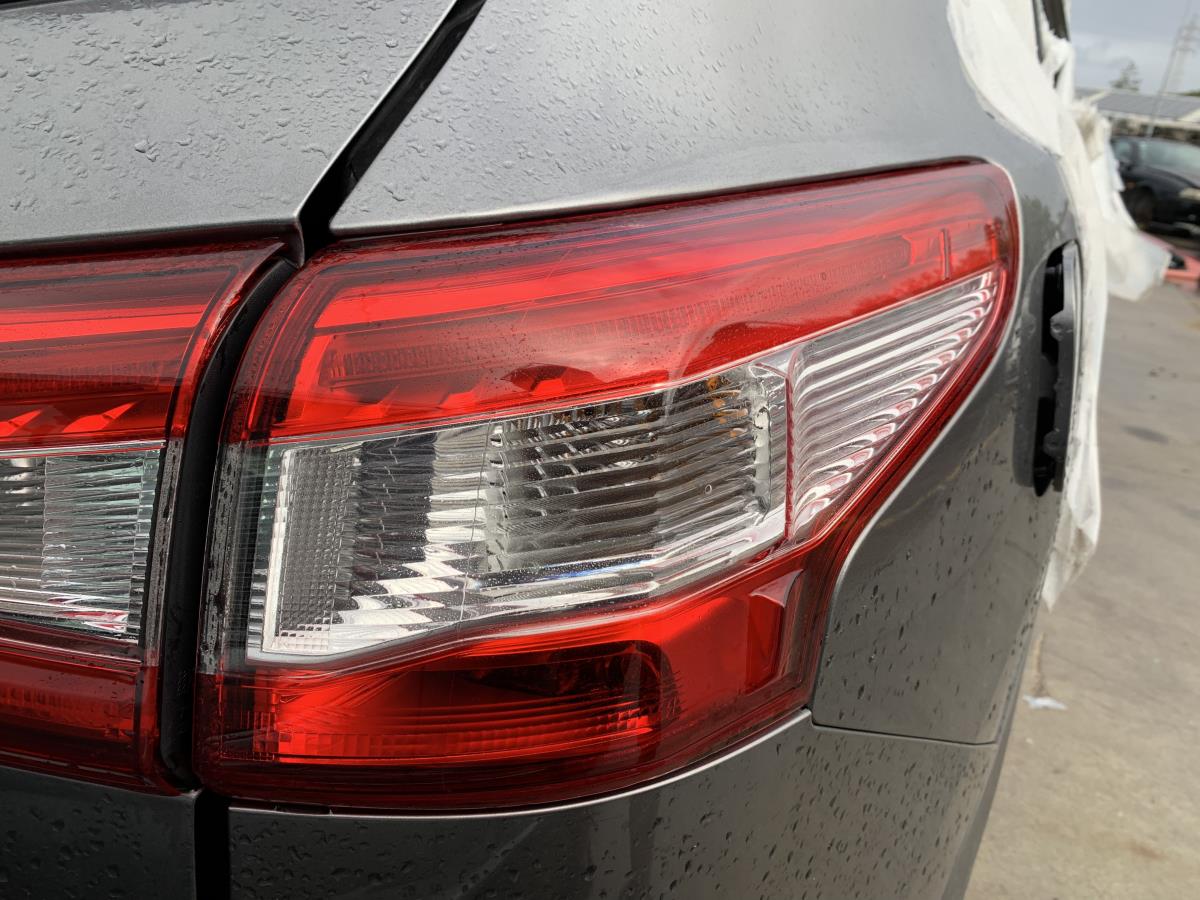 Farolim Stop Dto para NISSAN QASHQAI II - Megapeças