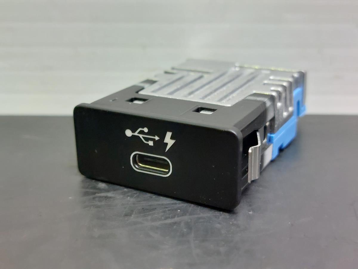 Modulo USB / USB-C / AUX / IPOD para BMW 1 - Megapeças