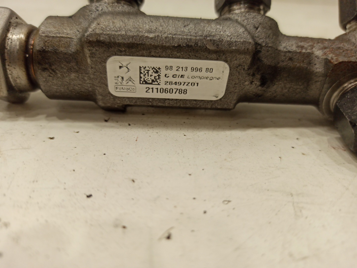 Regua de injeção CITROEN BERLINGO Caixa 9821399680 - Motivauto