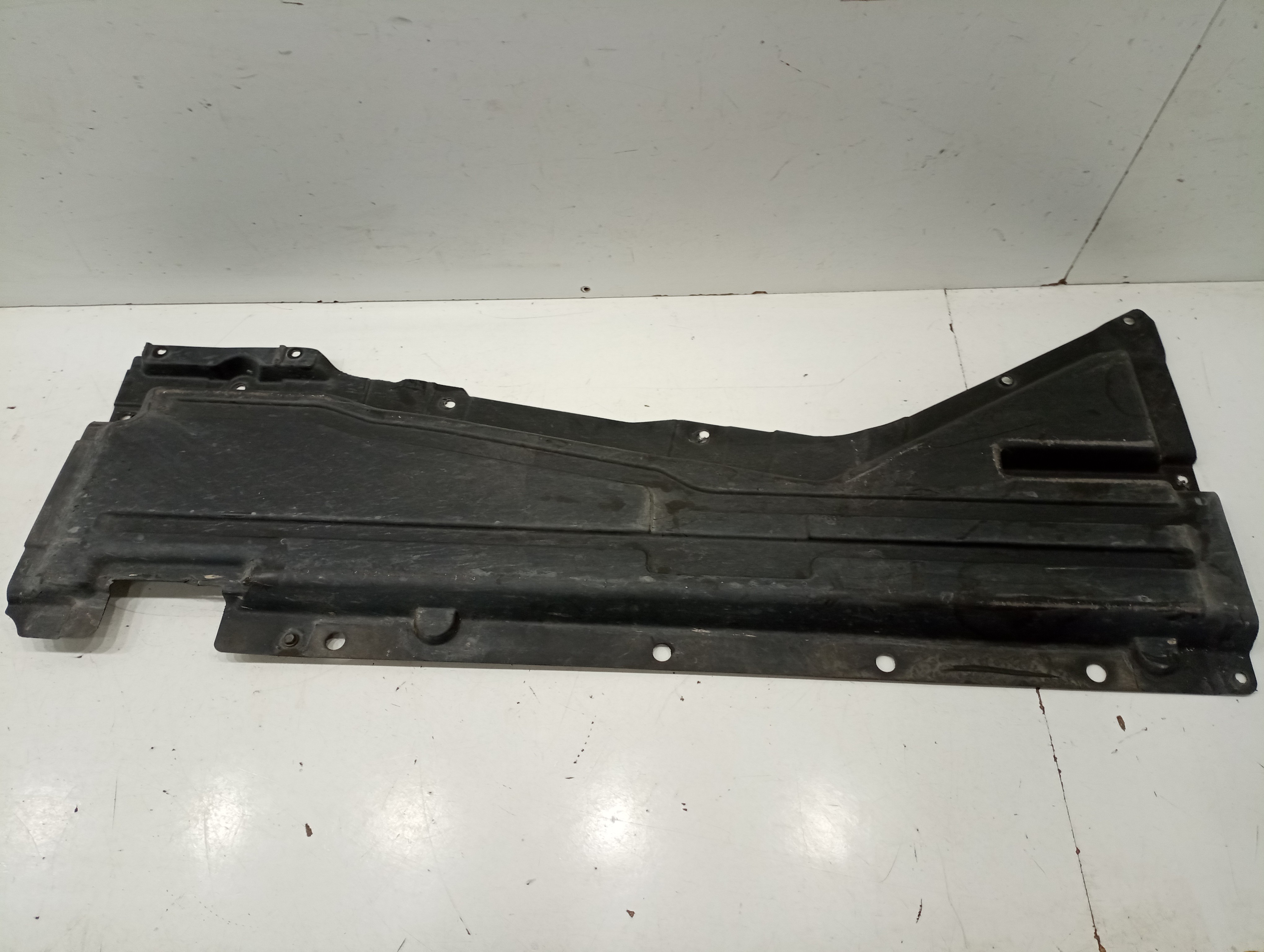 Resguardo inferior de motor BMW X6 51757158404 - Motivauto