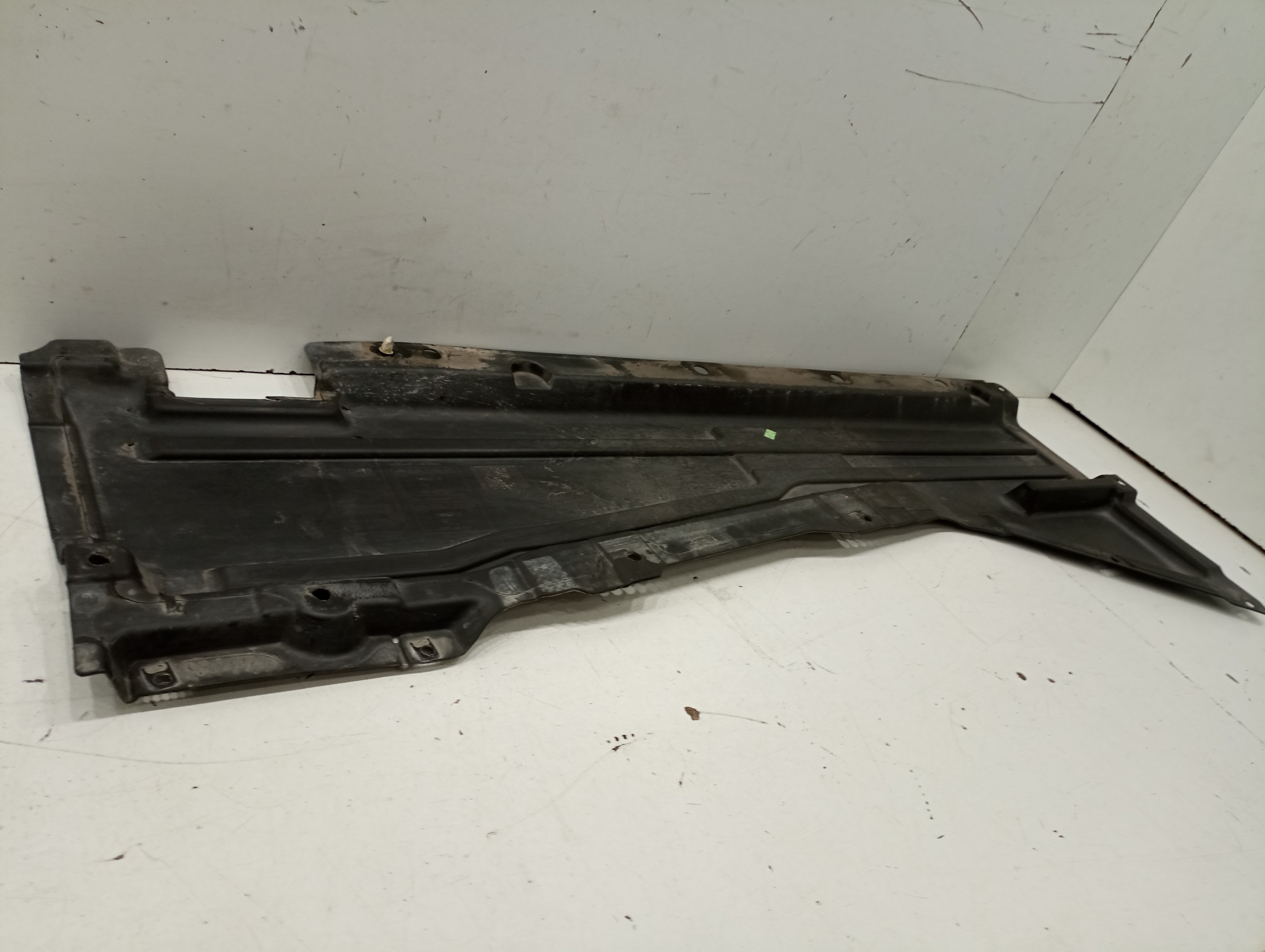 Resguardo inferior de motor BMW X6 51757158404 - Motivauto