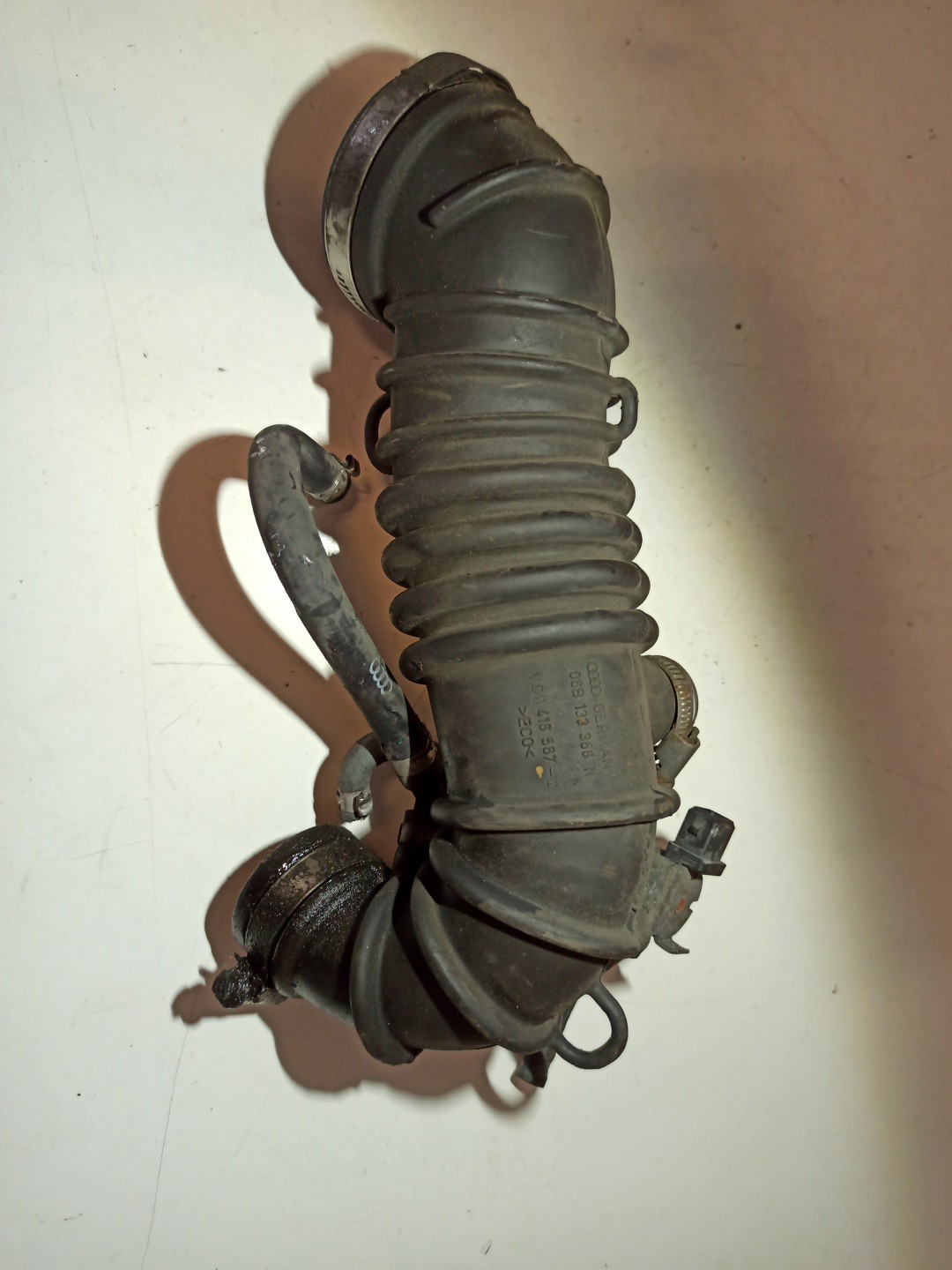 Tubo / Duto de admissão AUDI A4 Avant 06B133356 - Motivauto