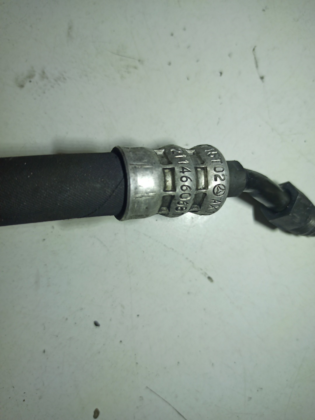 Tubos de direção assistida MERCEDES-BENZ E-CLASS 2114660681 - Motivauto