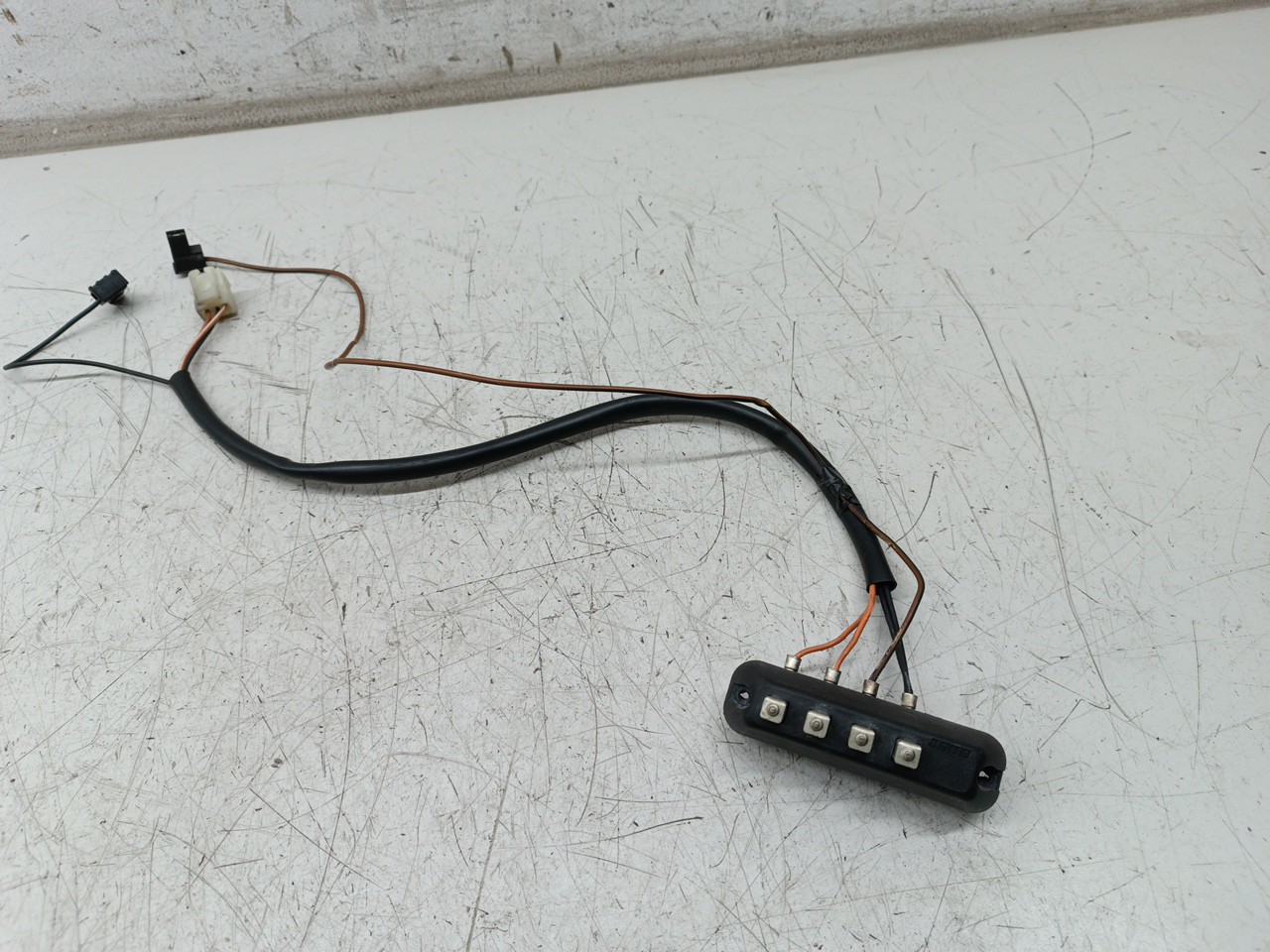 Conector elétrico - Motivauto