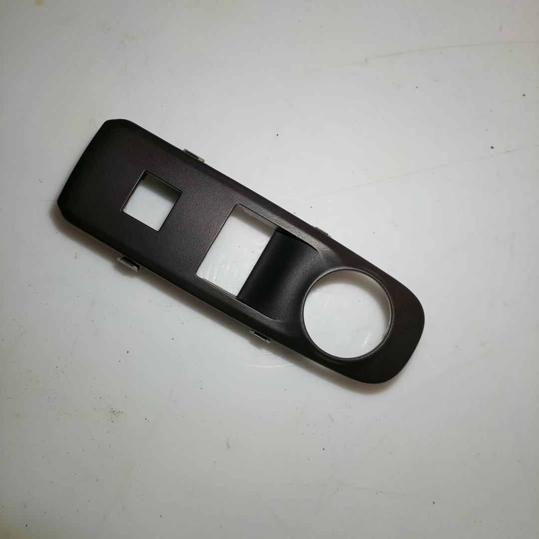 Acabamento de porta CITROEN BERLINGO Caixa 98208816ZD - Motivauto