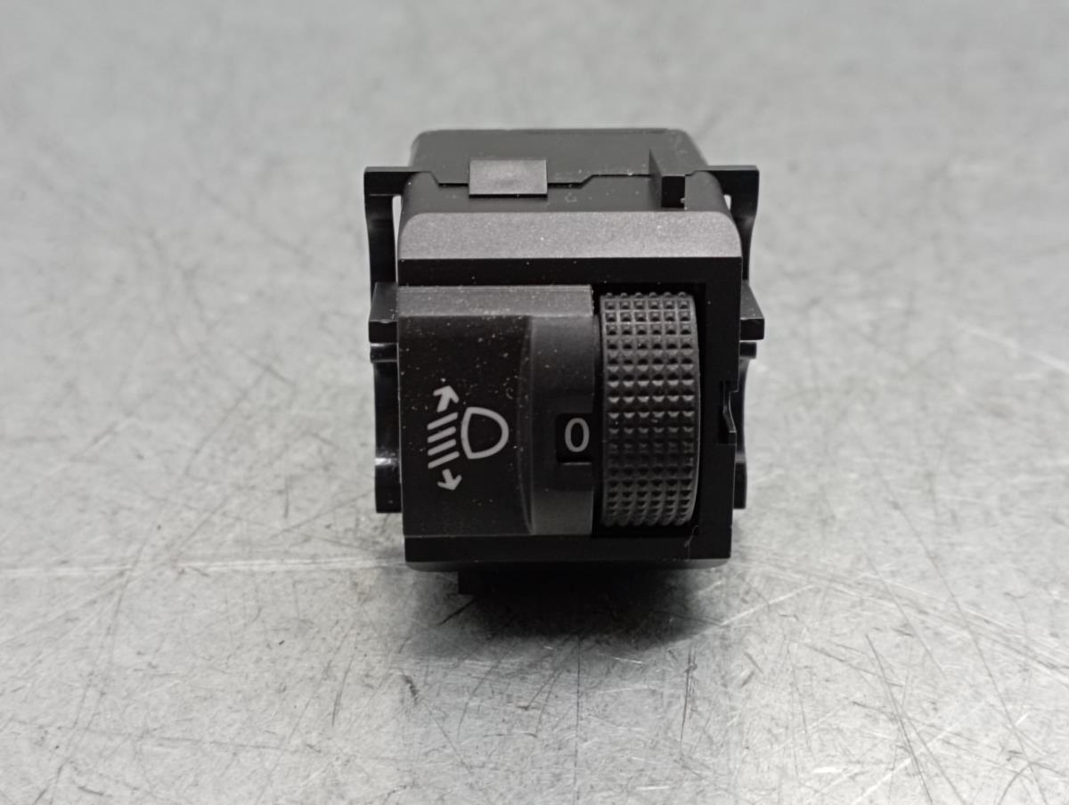 Electronic Switch: PEUGEOT 208 II - 98095437ZD / 95835T02 |Servcarros