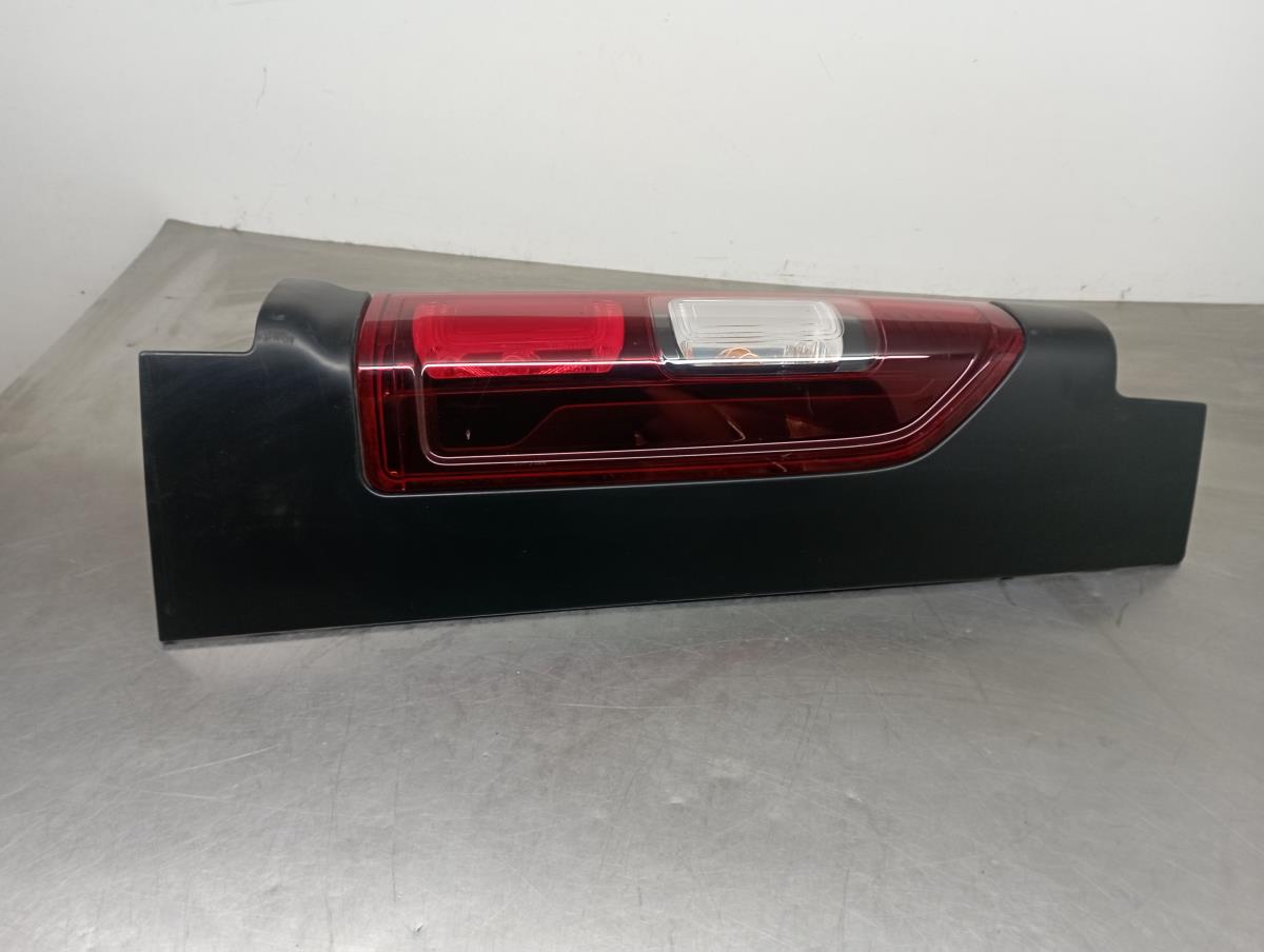 Right Taillight: RENAULT TRAFIC III Autocarro - 265A19592R / 265A13137R ...