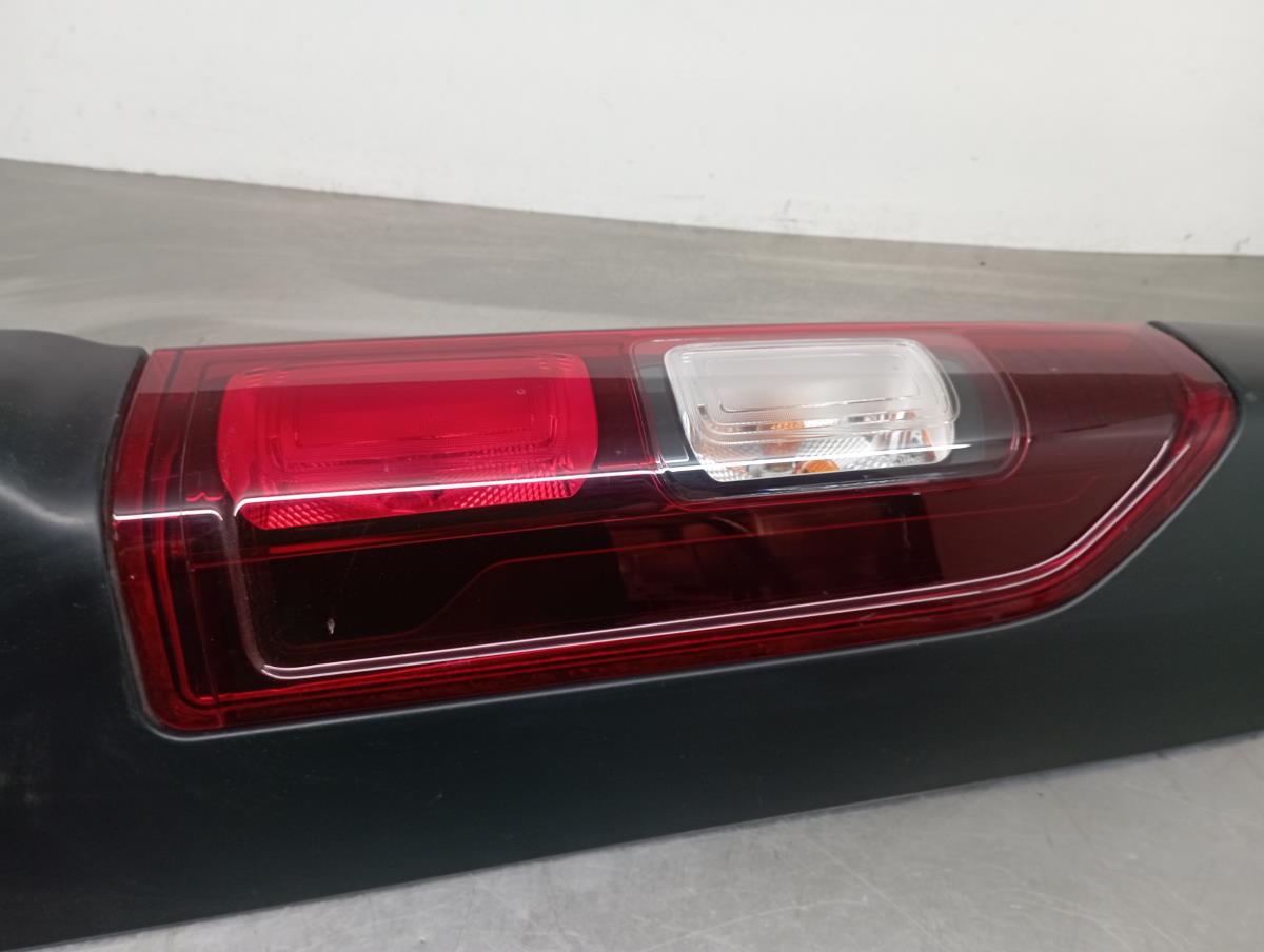 Right Taillight: RENAULT TRAFIC III Autocarro - 265A19592R / 265A13137R ...