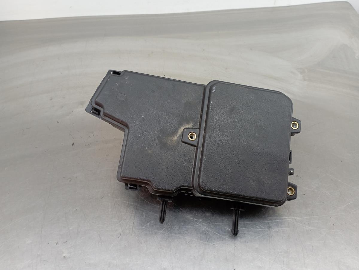 Fuse Box Casing: RENAULT MEGANE IV Sporter - 284B50405R |Servcarros