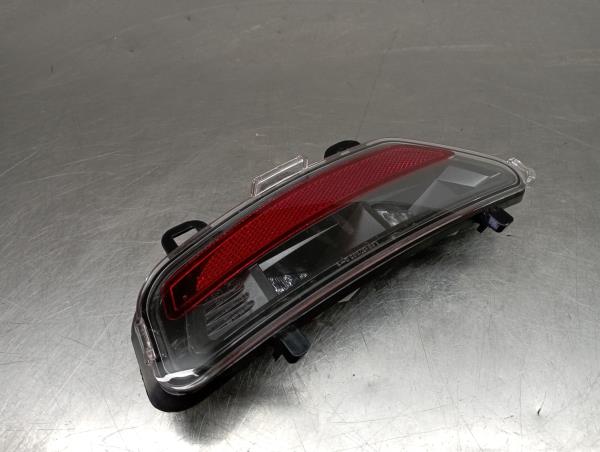 Right Rear Fog Light: RENAULT CAPTUR II - 265801655R / 90157292 |Servcarros
