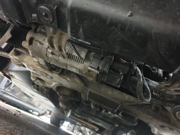 Caixa De Direcção Elétrica: BMW 1 - |Servcarros