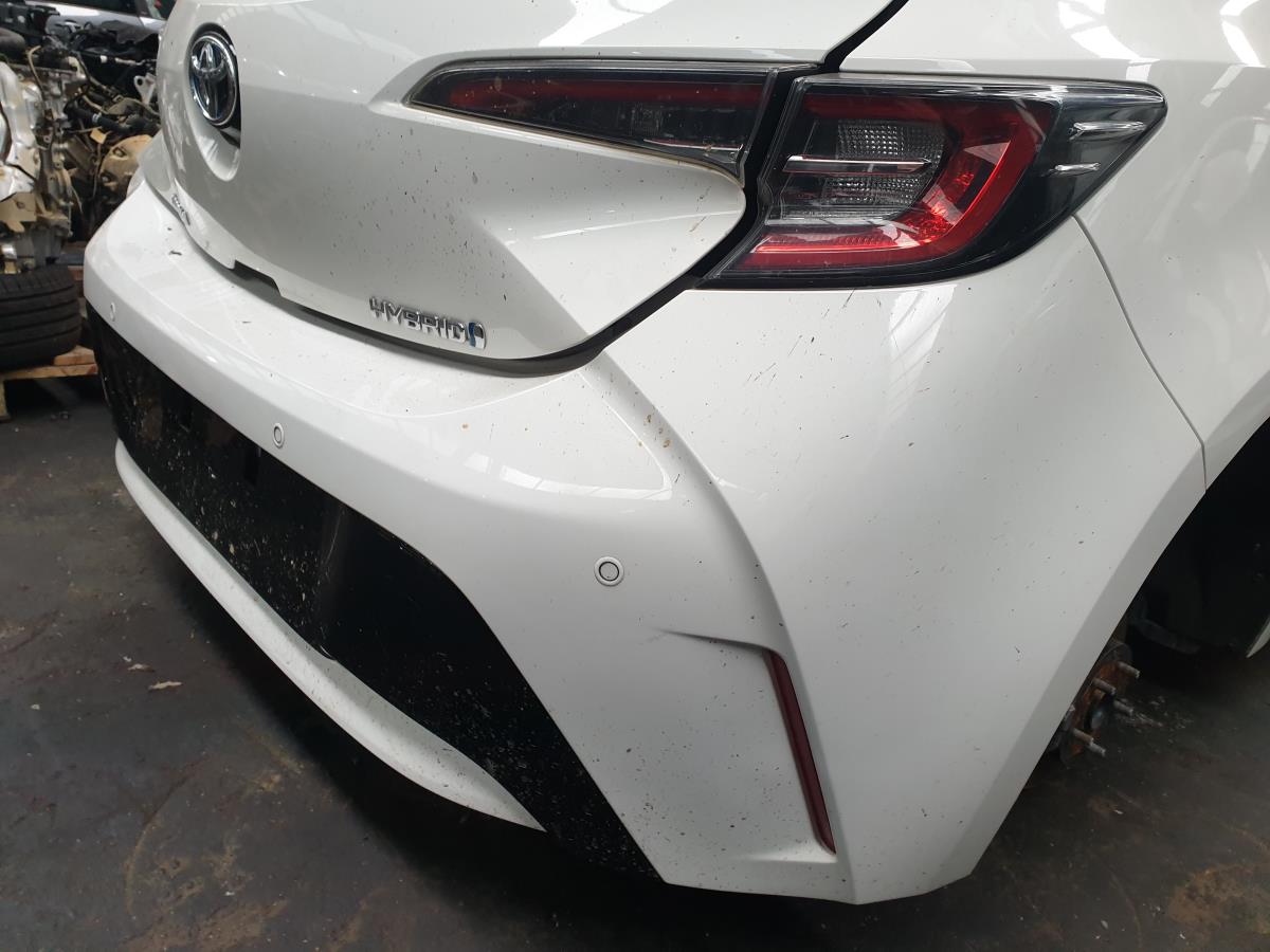 Rear Bumper: TOYOTA COROLLA Hatchback - |Servcarros
