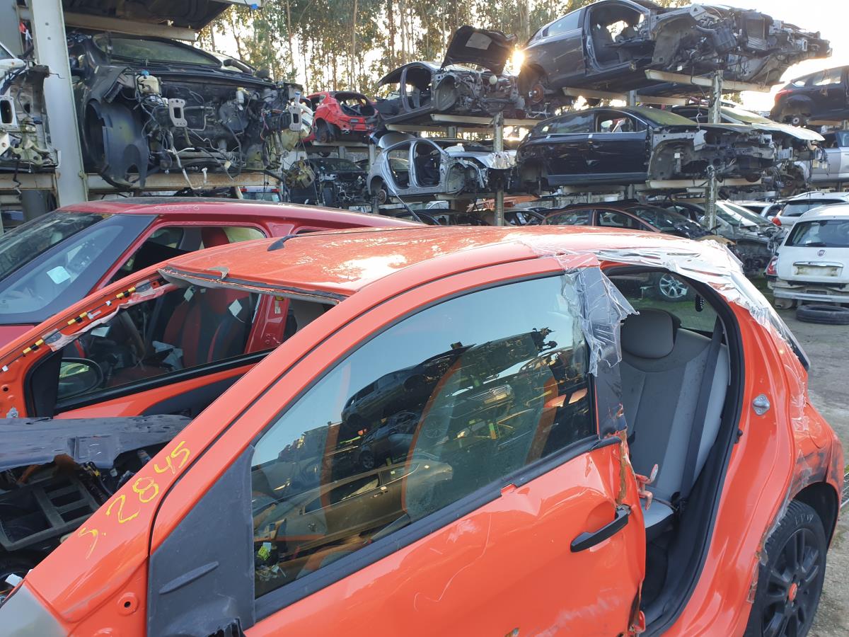 Automobile Roof: TOYOTA AYGO - |Servcarros