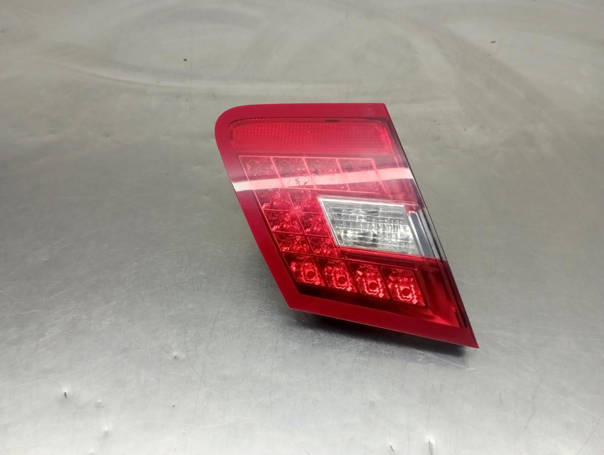 Farolim Stop Esq Da Mala: MERCEDES-BENZ E-CLASS - A2129060158 / 483521 ...