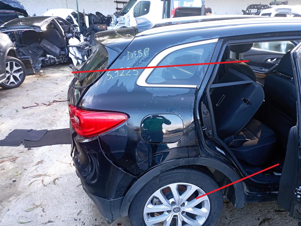 Right Rear Quarter Panel: RENAULT KADJAR - LIGEIRO DANO |Servcarros