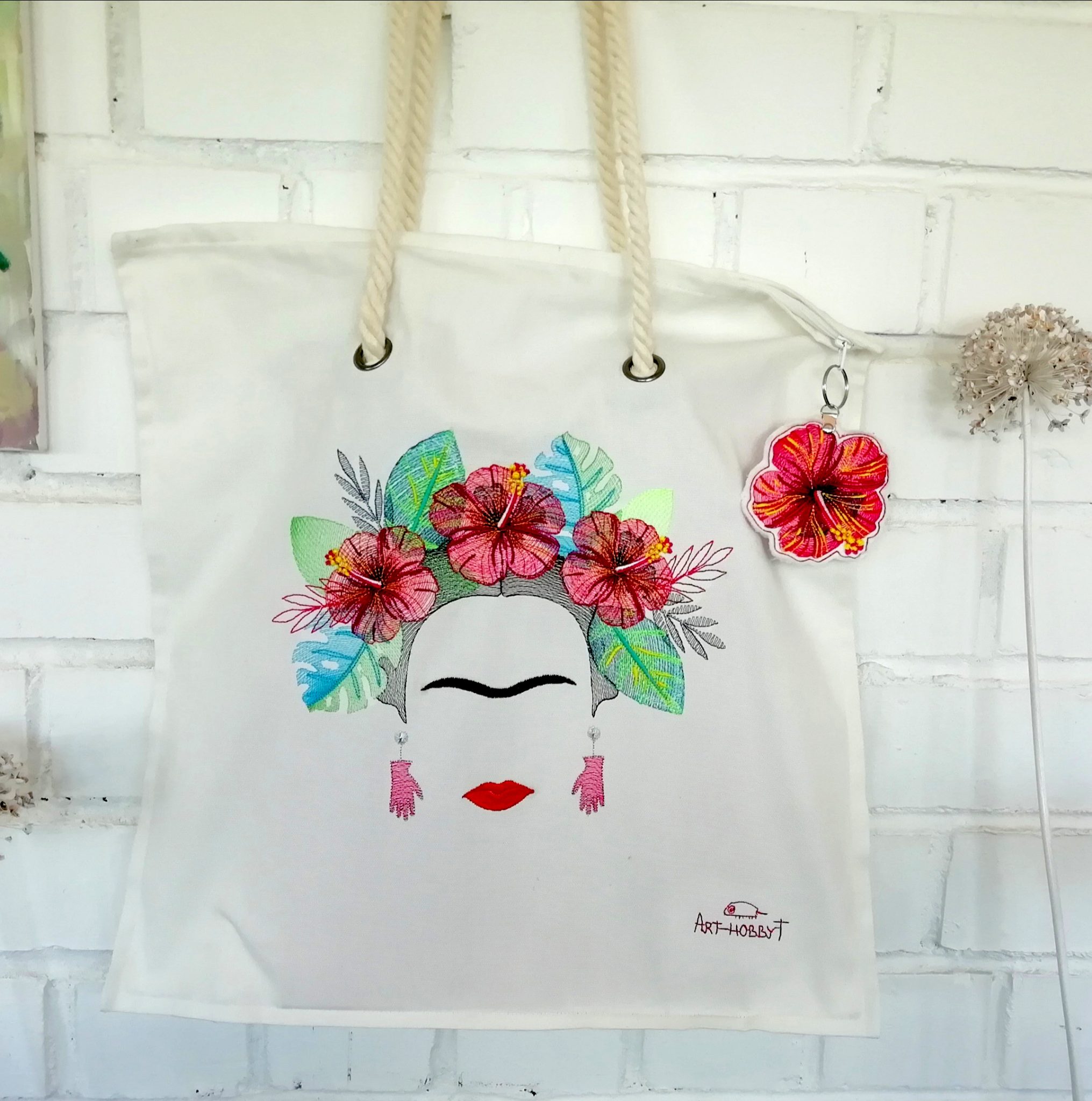 Machine embroidery design Frida Kahlo Tropics - Crealandia