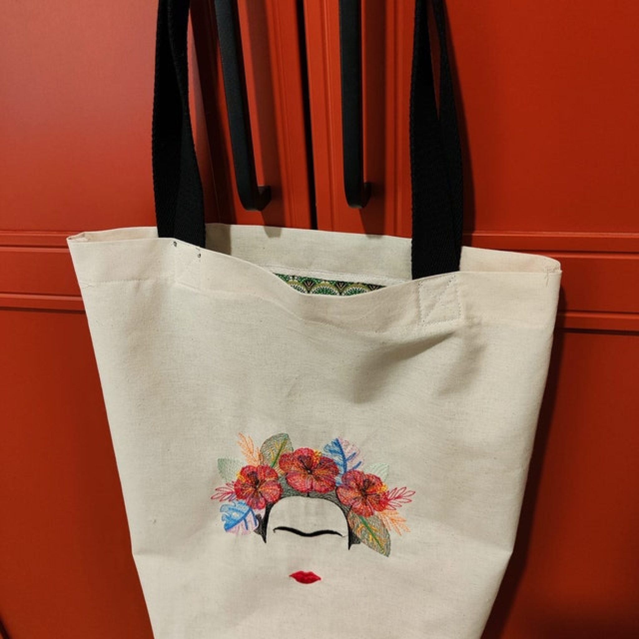 Machine embroidery design Frida Kahlo Tropics - Crealandia