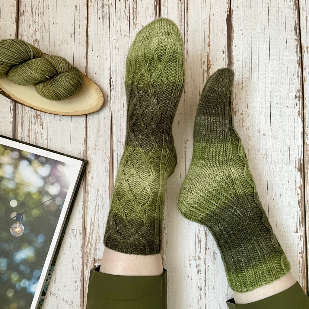 Celtica sock knitting pattern (PDF ENG) - Crealandia