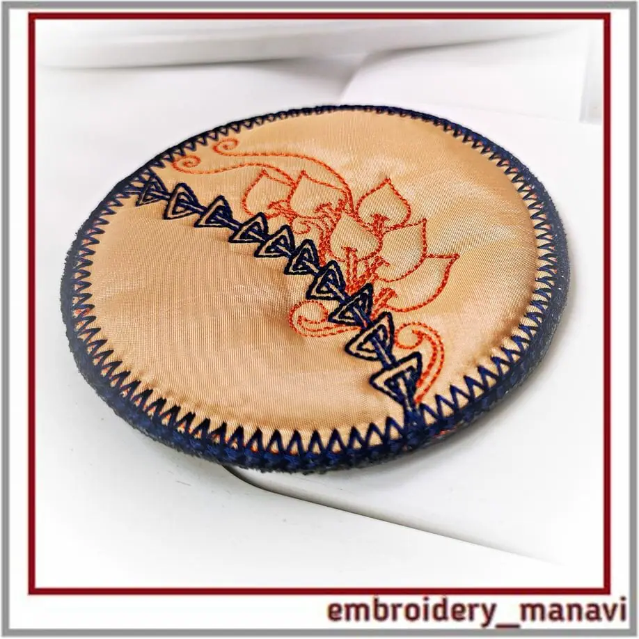 In The Hoop embroidery designs of round napkins-stands ITH