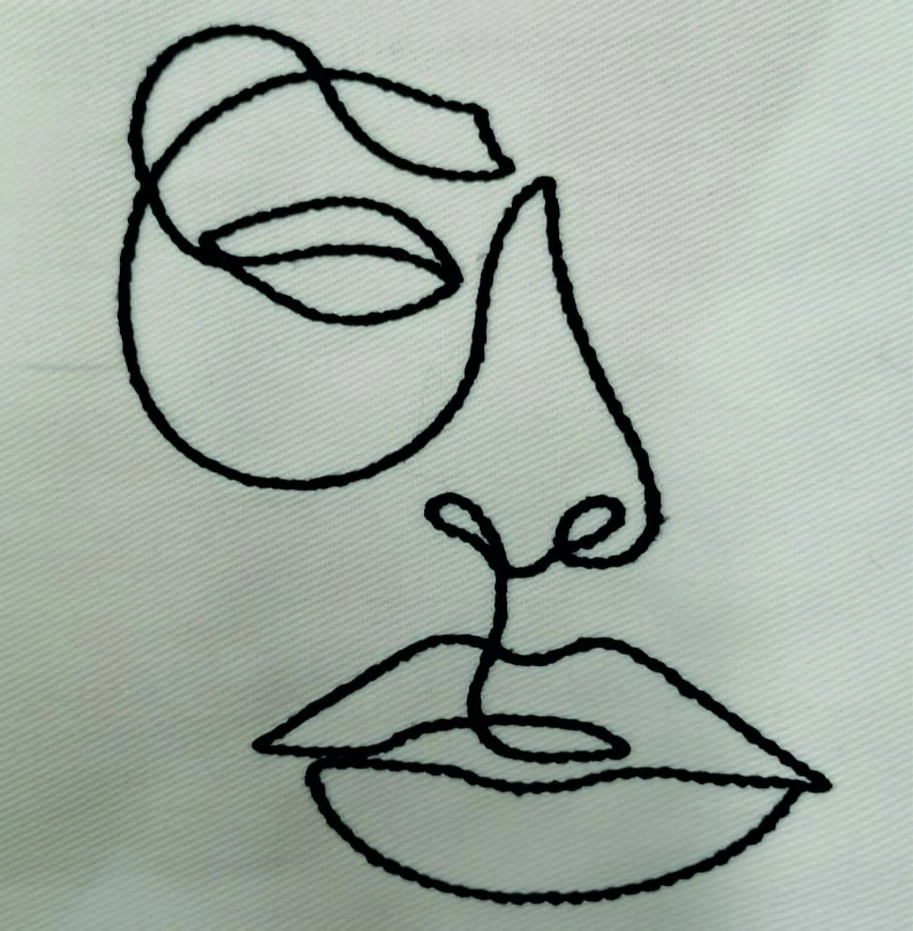Face Art Line machine embroidery design - Crealandia