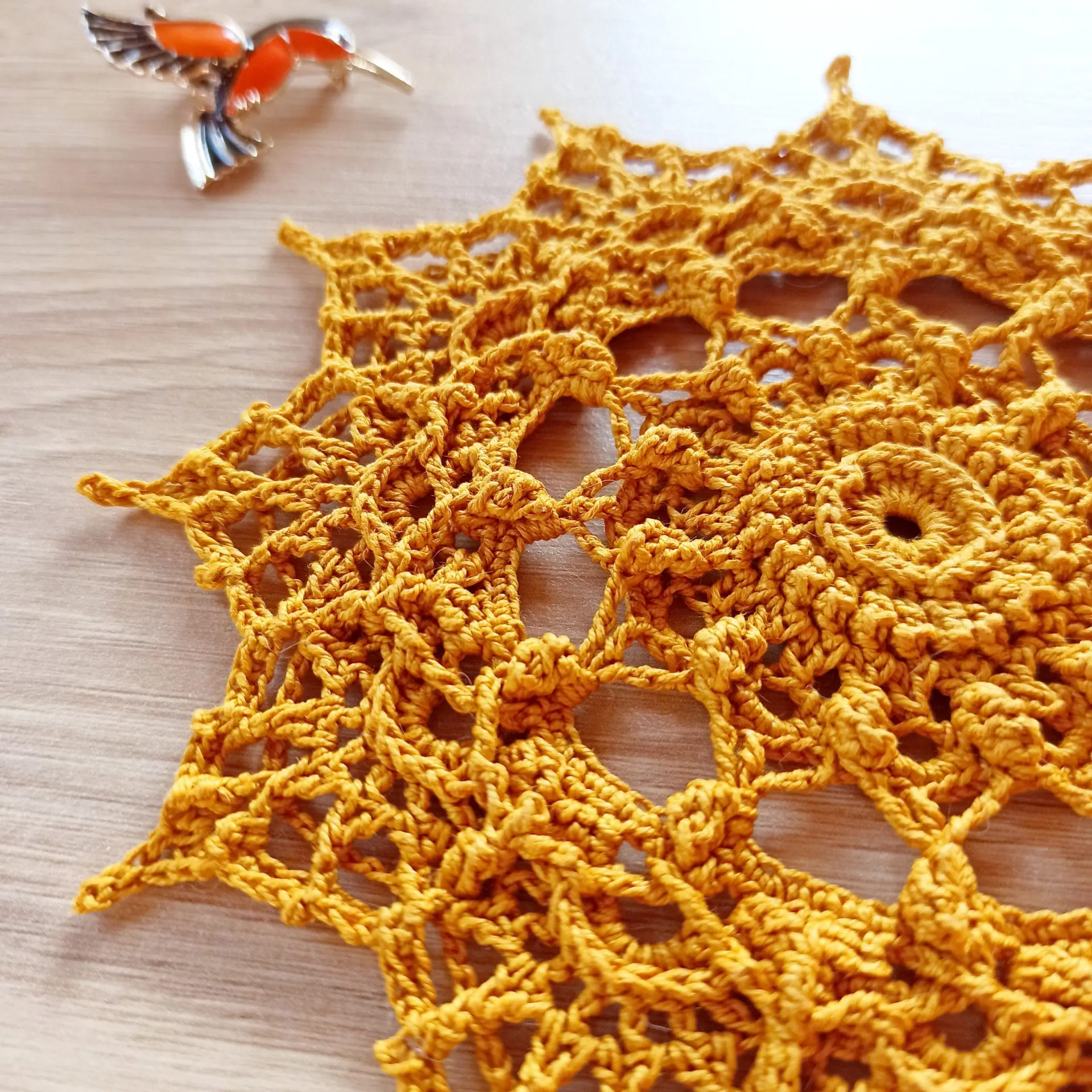 Textured relief doily Holly mustard (golden) color - Crealandia
