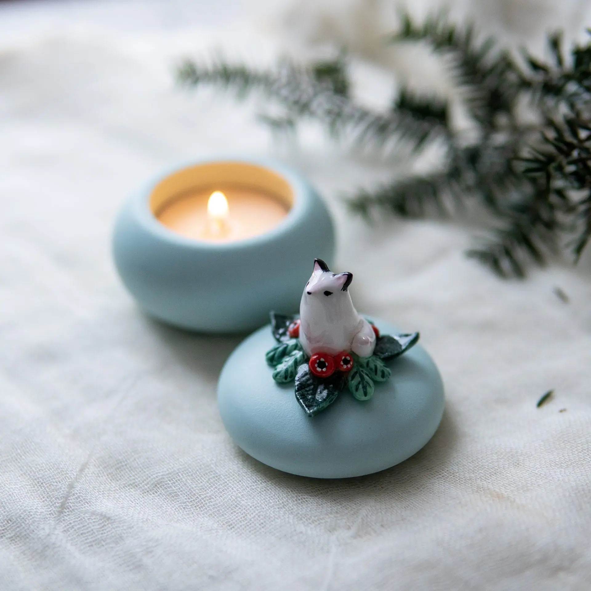 Arctic Fox and Berry Tea Light Candle Holder - Crealandia