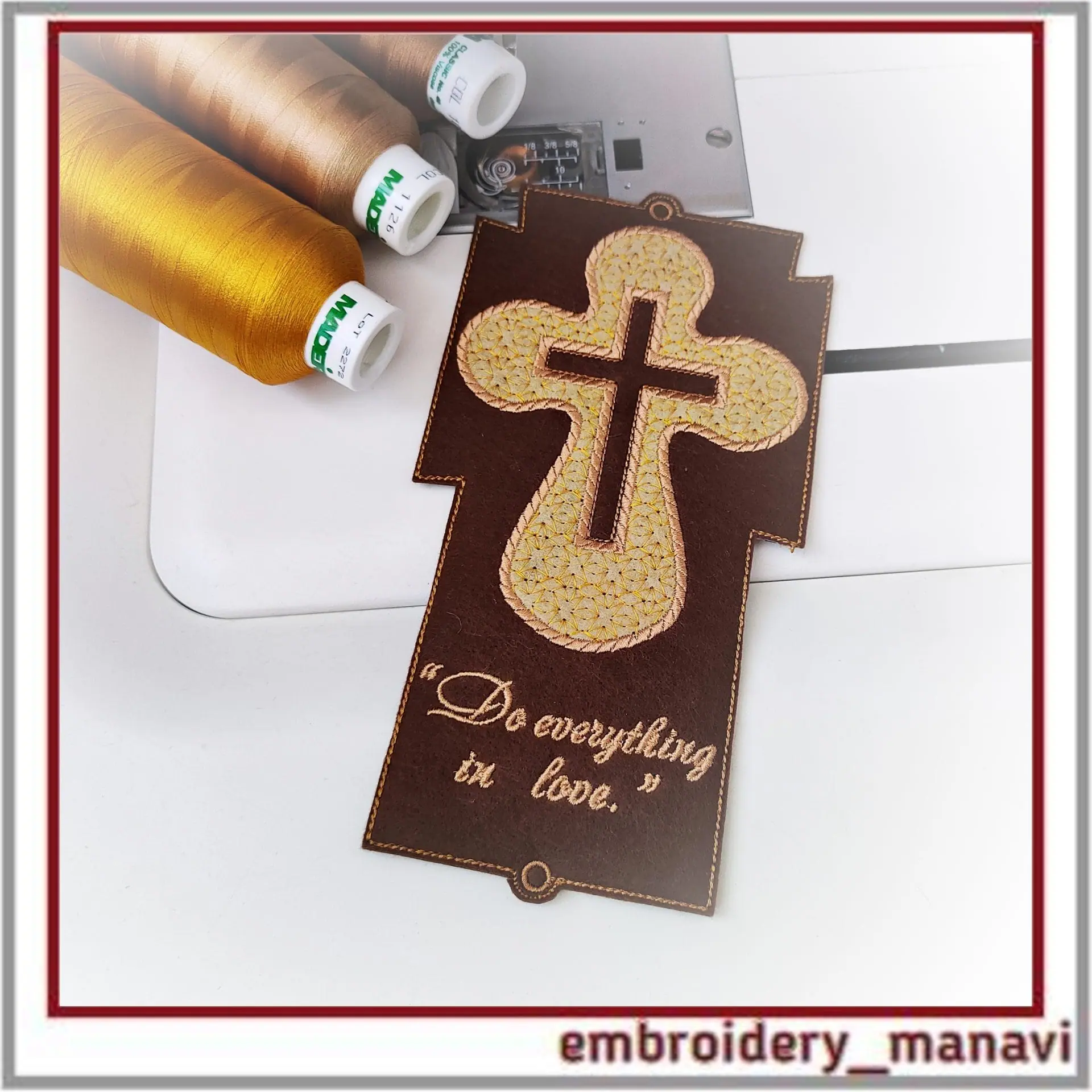 Christian embroidery - Design pendant or bookmark Cross