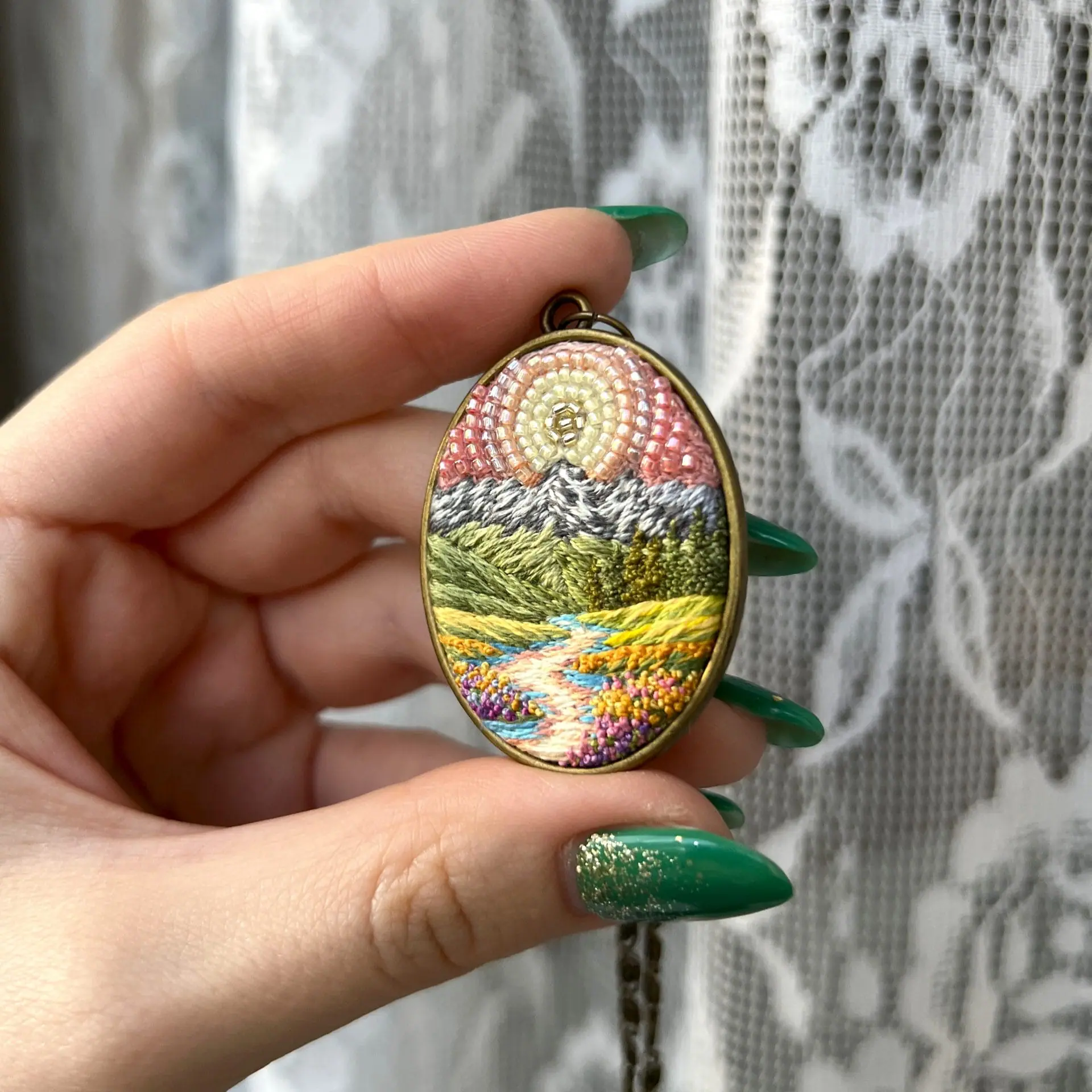 Mountain Range, landscape embroidery pendant - Crealandia