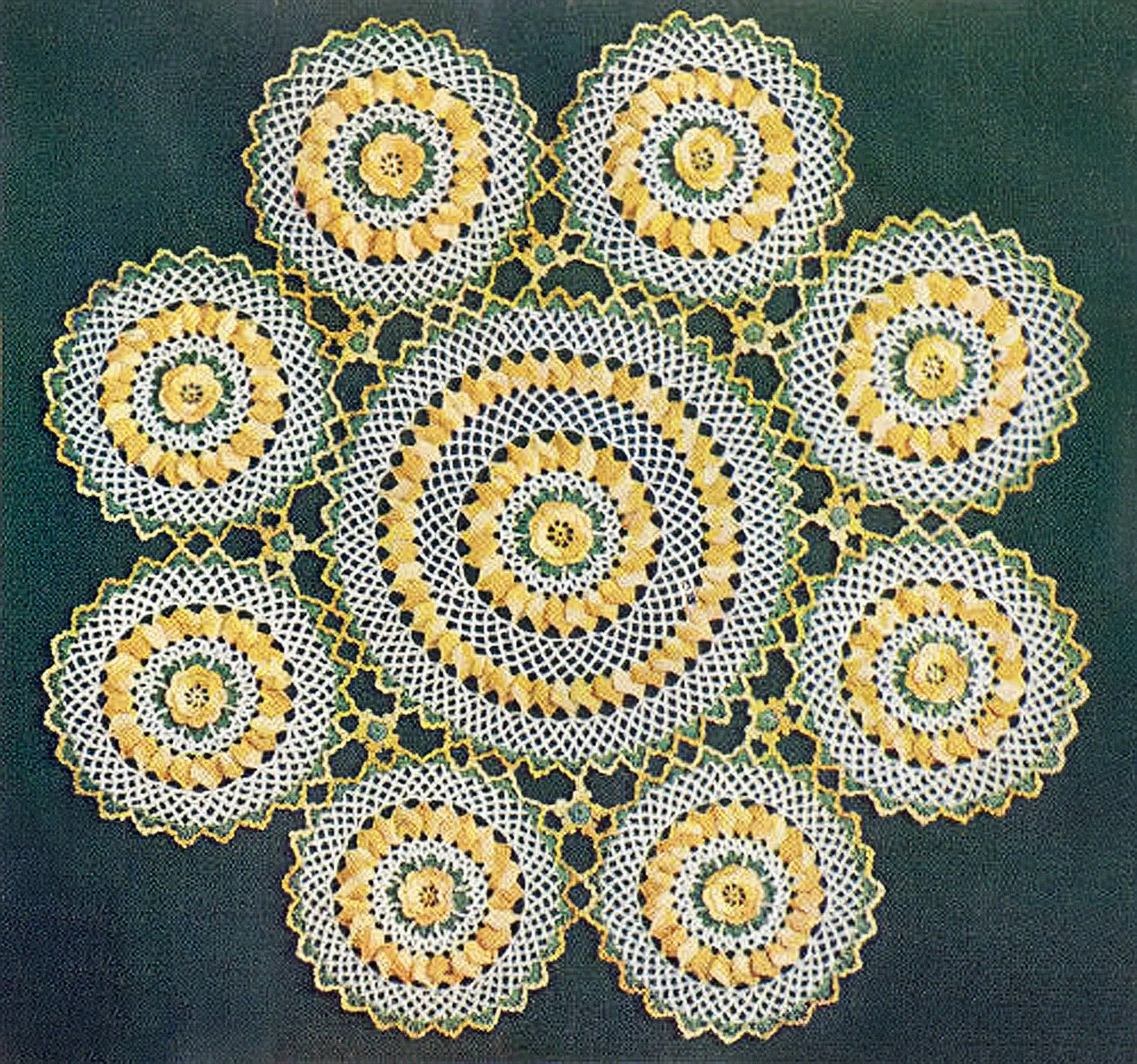 Vintage large doily flower, crochet motif pattern, format pdf - Crealandia