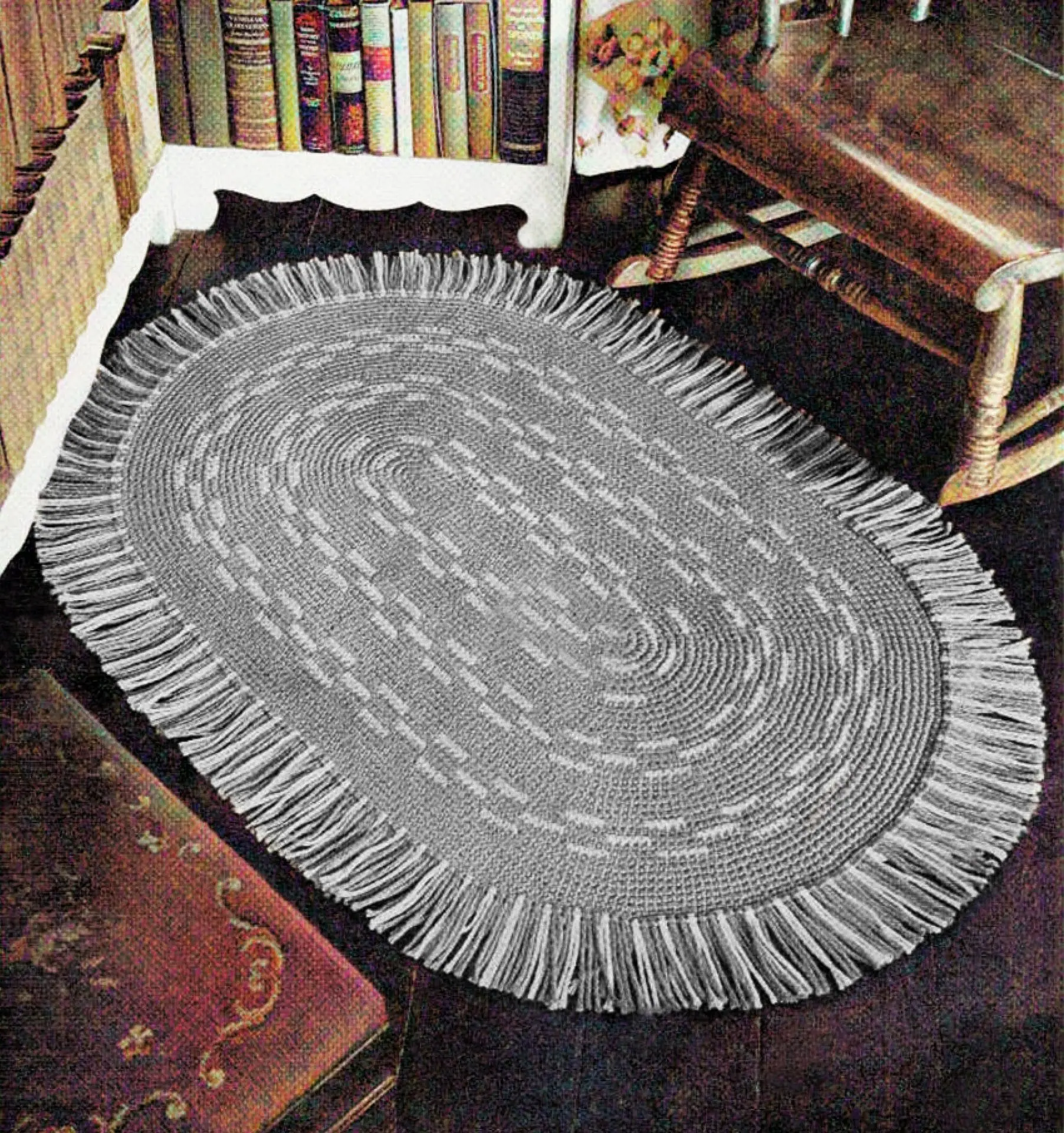 The gray and white oval rug, pattern vintage crochet, home decor ...