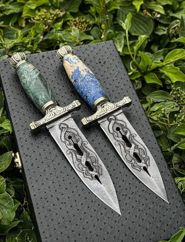 Kortik Knife – A Masterpiece of Damascus Steel and Karelian Birch ...