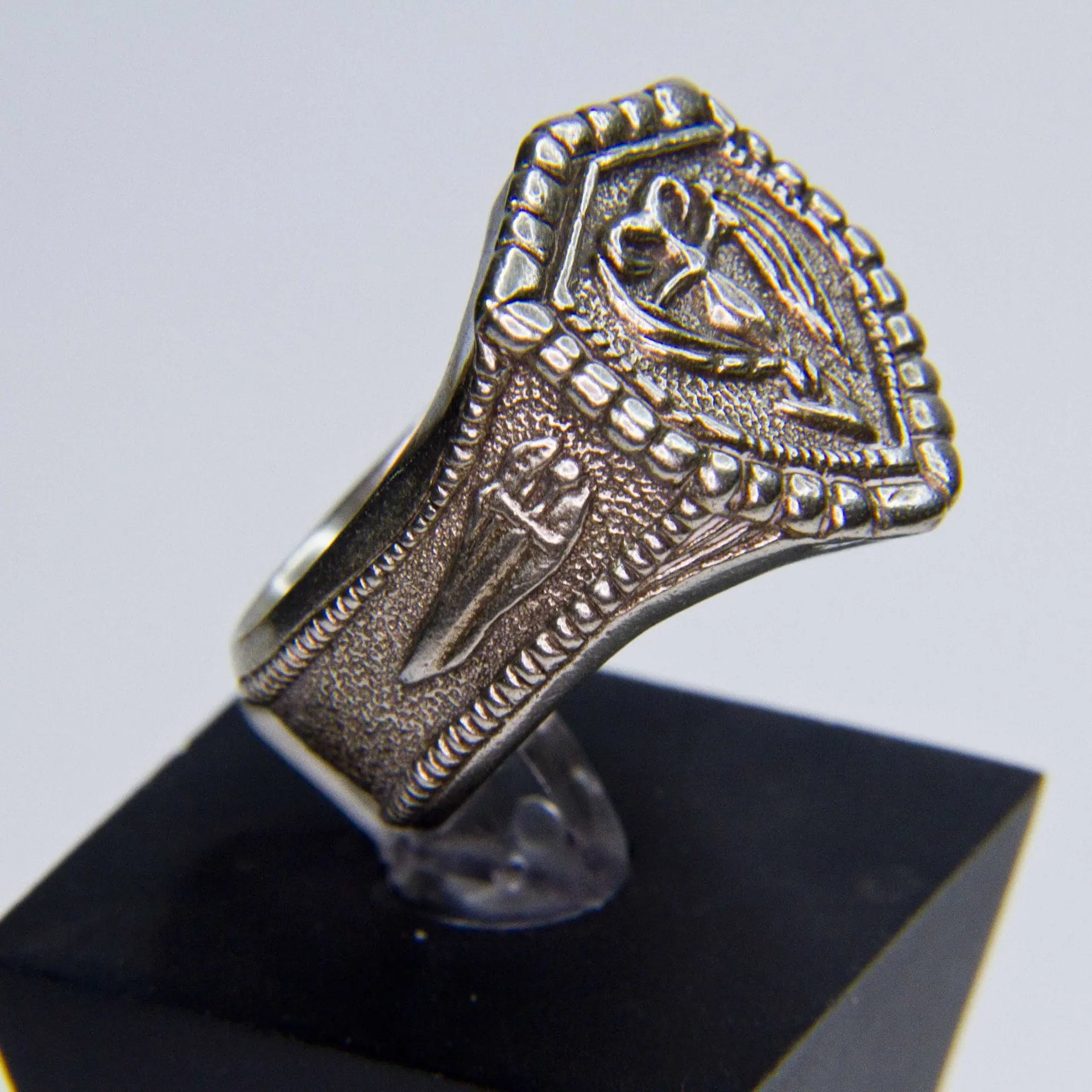 Nero ring / Shield ring / Wing sword / Devil may cry - Crealandia