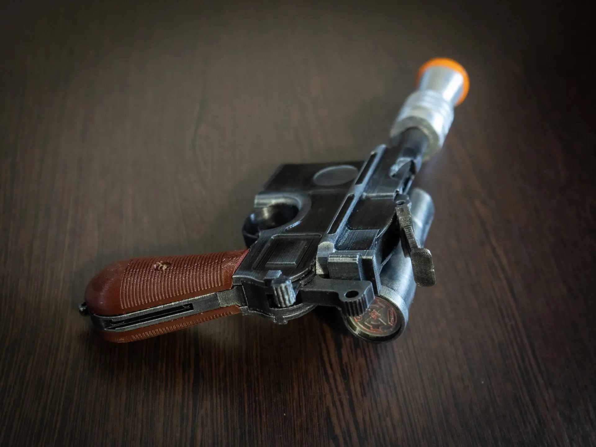 Luke Skywalker Merr-Sonn Model 57 blaster | Star Wars Prop - Crealandia