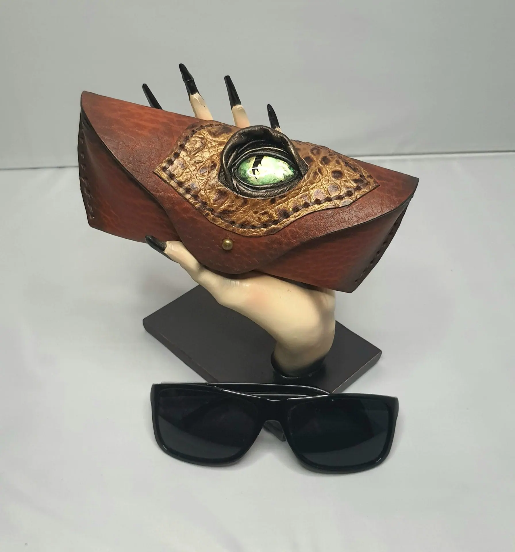 Unique leather glasses case. - Crealandia
