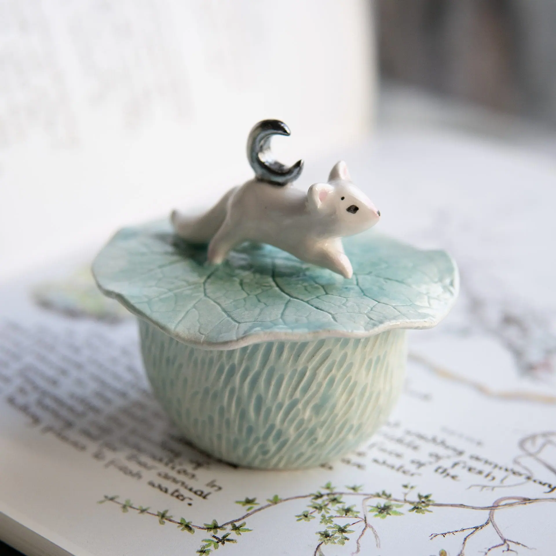 Magical Ceramic Arctic Fox and Moon Trinket Box - Crealandia