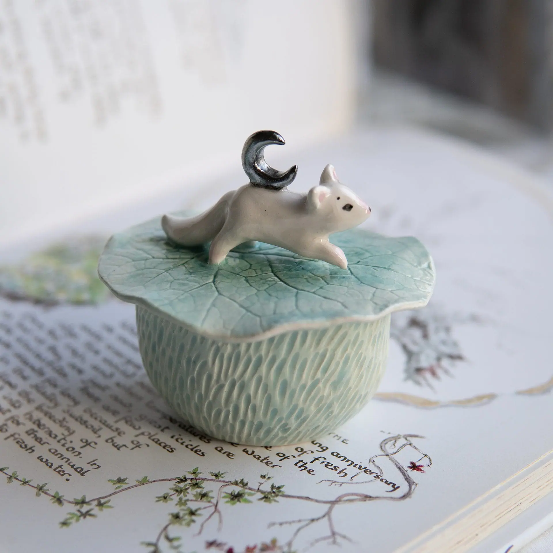 Magical Ceramic Arctic Fox and Moon Trinket Box - Crealandia