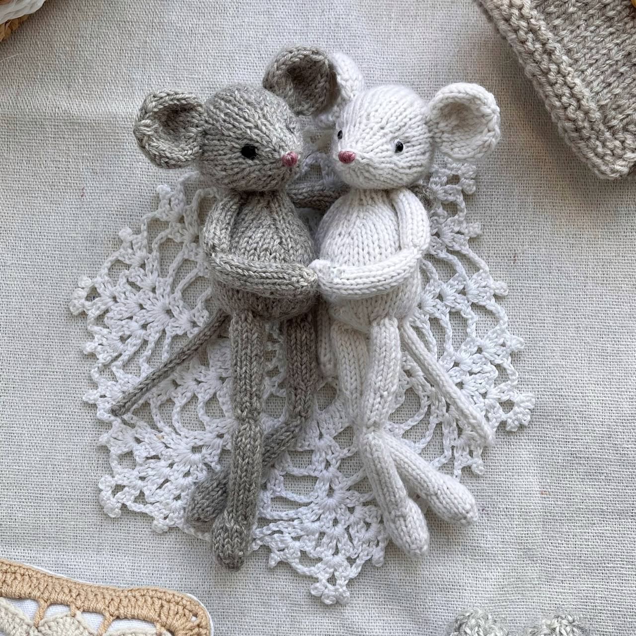 Pixie the mouse knitting pattern animal doll 1 cute