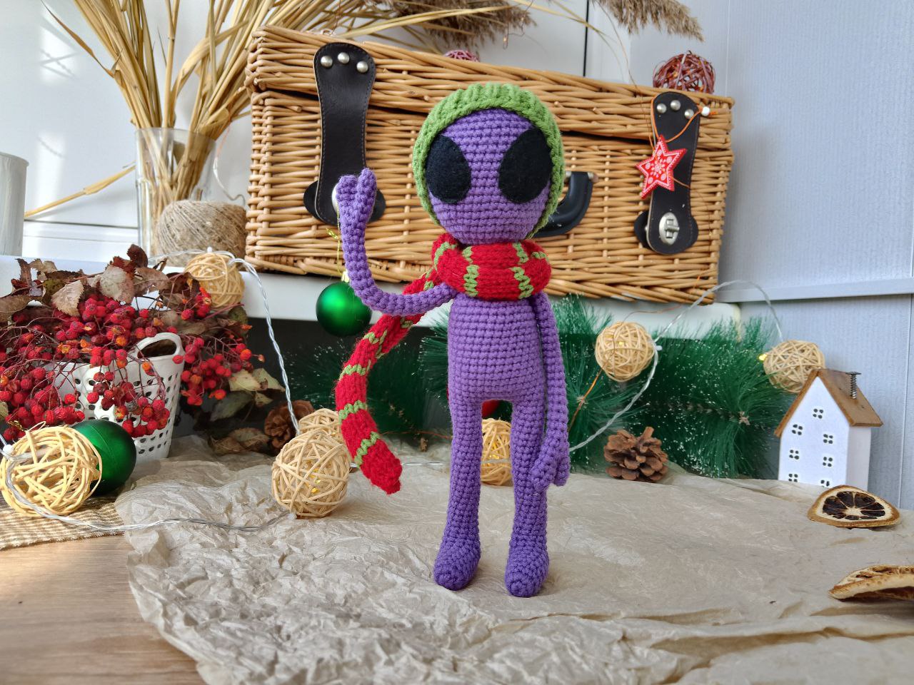 Amigurumi alien crochet pattern. Alien doll crochet tutorial