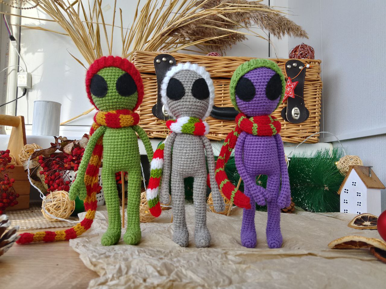Amigurumi alien crochet pattern. Alien doll crochet tutorial