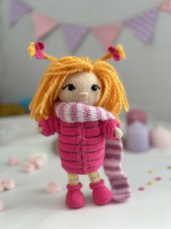 Cindy Lou knitting pattern. Doll knitting pattern