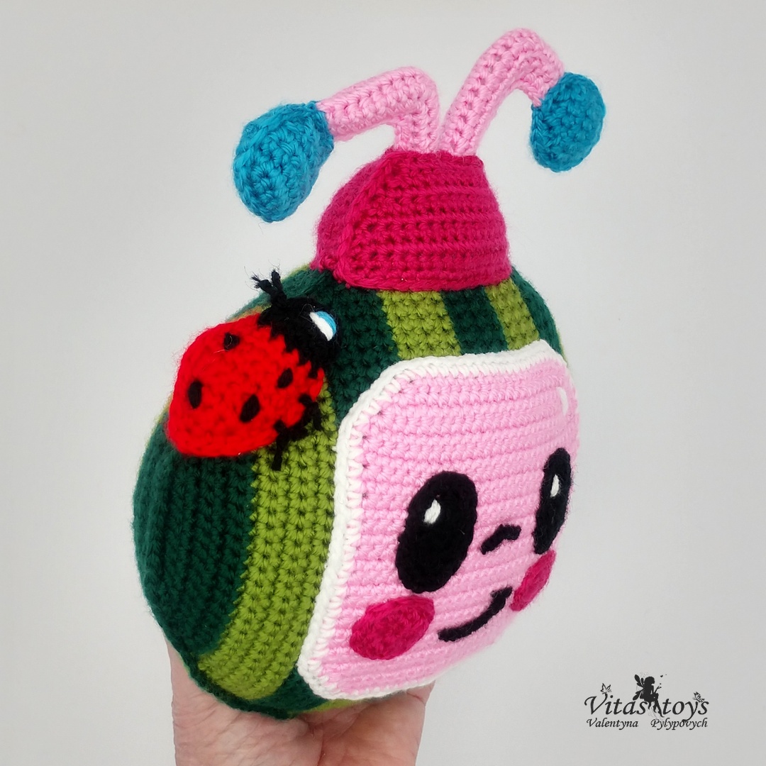 Amigurumi toy pattern RagDoll Cocomelon with Ladybird