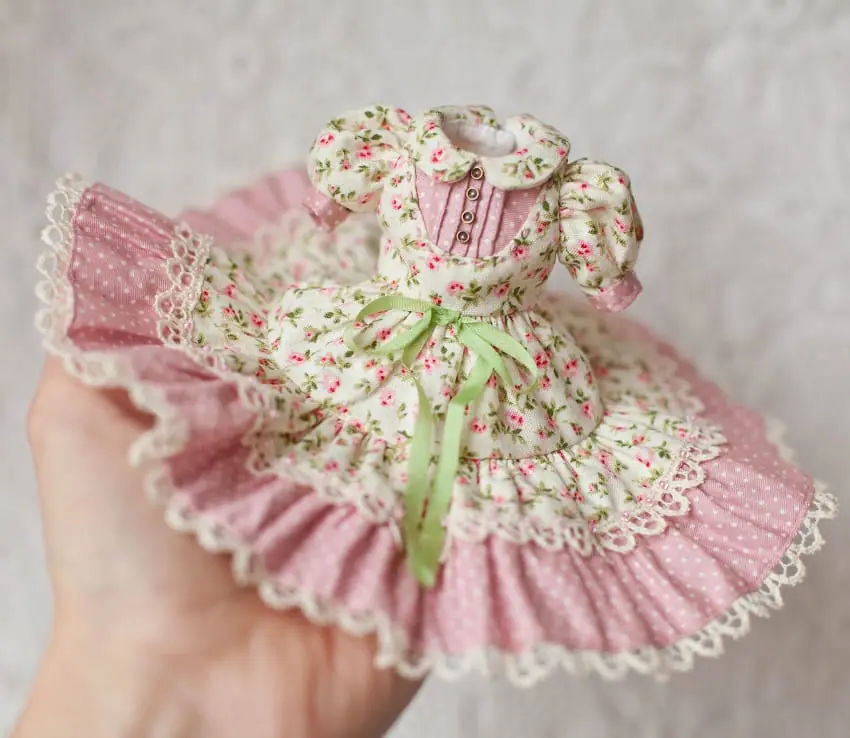 Blythe dress pattern & sewing tutorial, clothes for dolls
